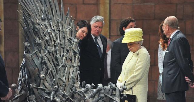 Bizarre Reason Why Queen Elizabeth Wouldn't Sit On the Iron Throne From ...