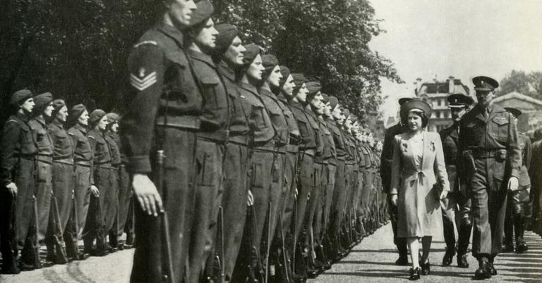 On Royal Duty: The Soldiers & Guards Who Protected Queen Elizabeth ...