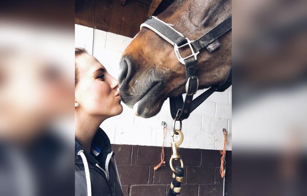 Who Is Stephanie Phillips? Captain Mark Phillips And Sandy Pflueger's ...