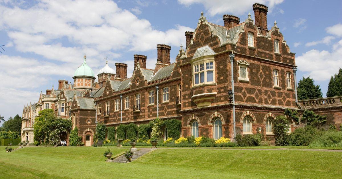 The Queen Nobody Knew: Photographs Of Queen Elizabeth's Royal Estates