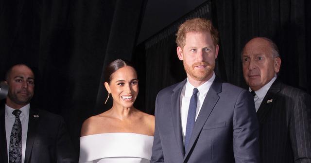 Meghan Markle, Prince Harry Leave Lilibet, Archie Off Christmas Card ...